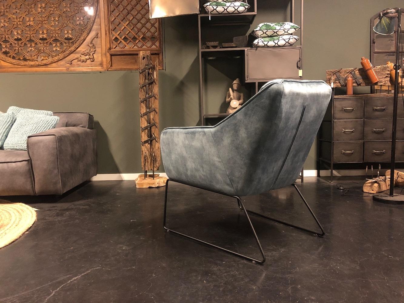 Fauteuil Yogi met sledevoet in stof Adore 158 /C - Stoere Fauteuils ...